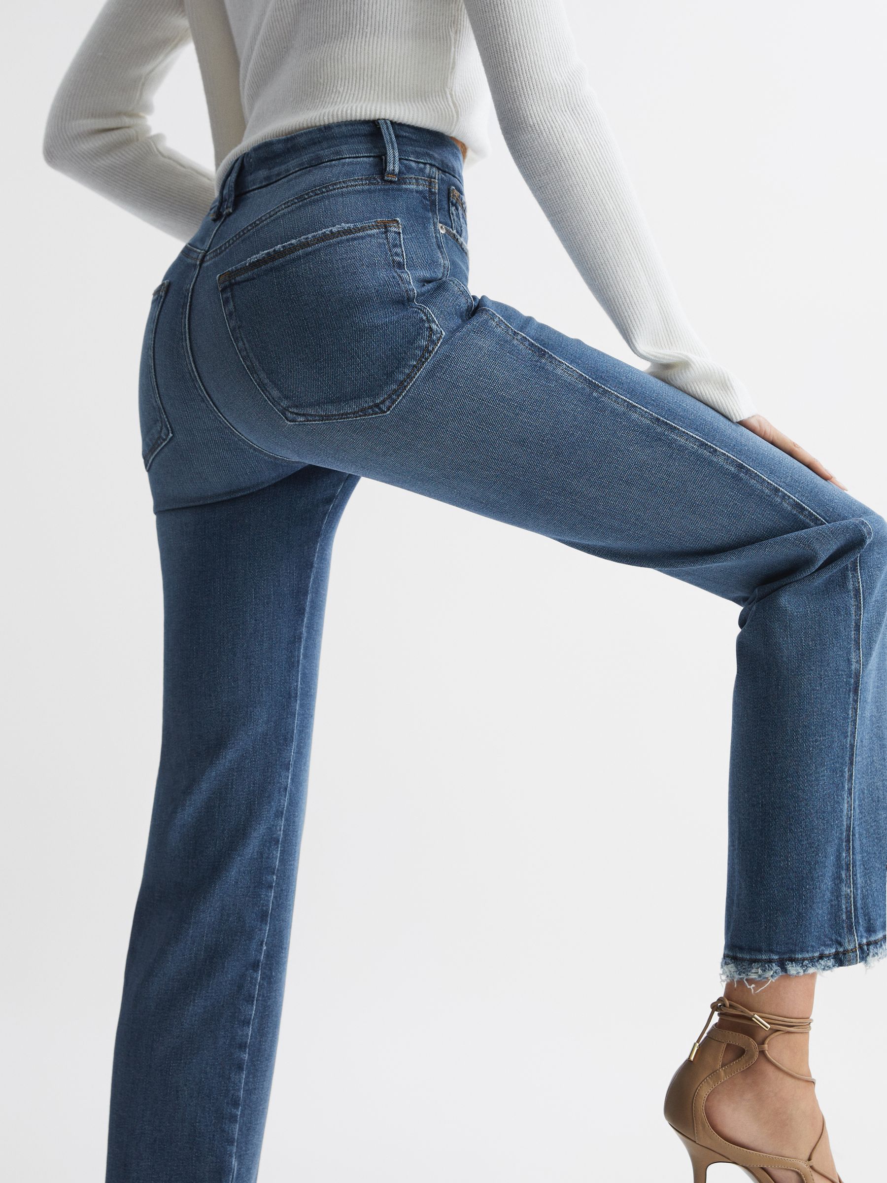 GOOD AMERICAN Good American Good Curve Straight Leg Jeans
